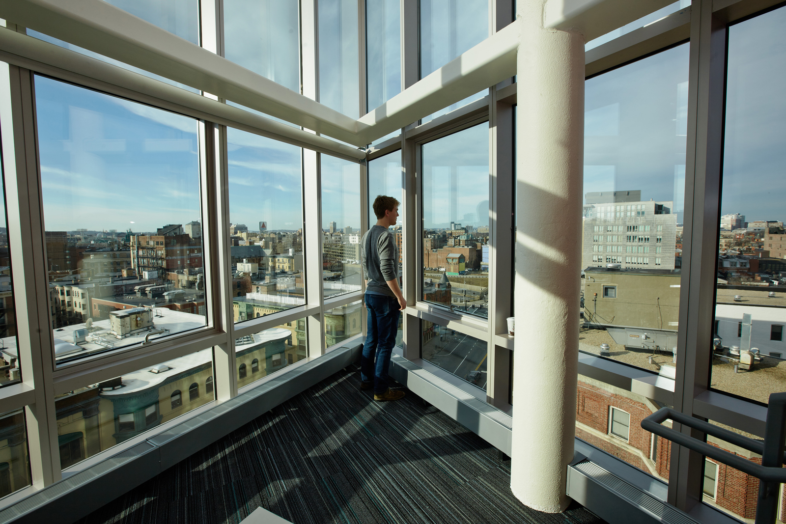 Slideshow: Students Move into 160 Mass. Ave. Tower | Berklee