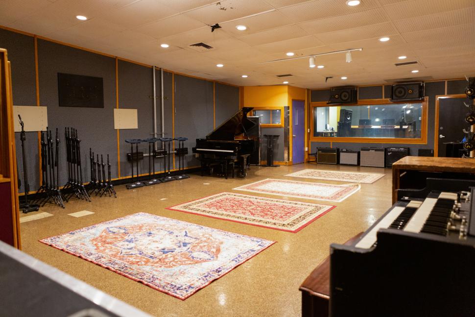 136-B14 Studio B | Berklee College of Music